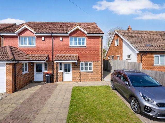 Downs Road, Canterbury CT2 5 bed house to rent £2,626 pcm £606 pw