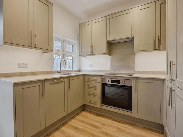 Downs Road, Coulsdon CR5, 2 bed flat to rent, £1,850 pcm | PrimeLocation
