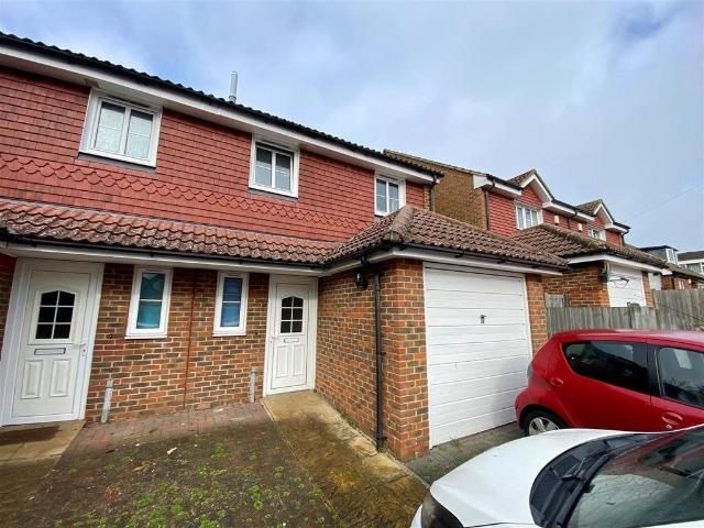 Downs Road, Kent CT2 6 bed house to rent £2,985 pcm £689 pw