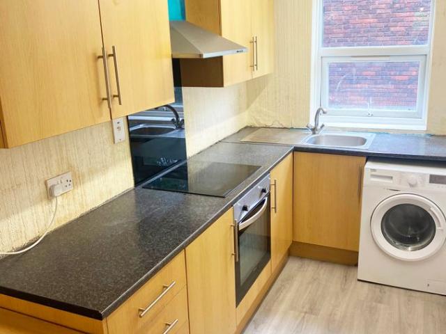 Downs Road, Luton LU1, 1 bed flat to rent, £1,100 pcm | PrimeLocation