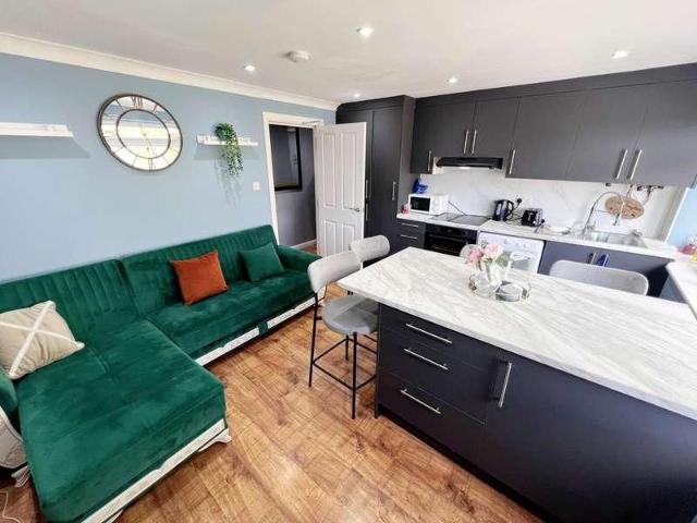 Downs Road, Luton, LU1