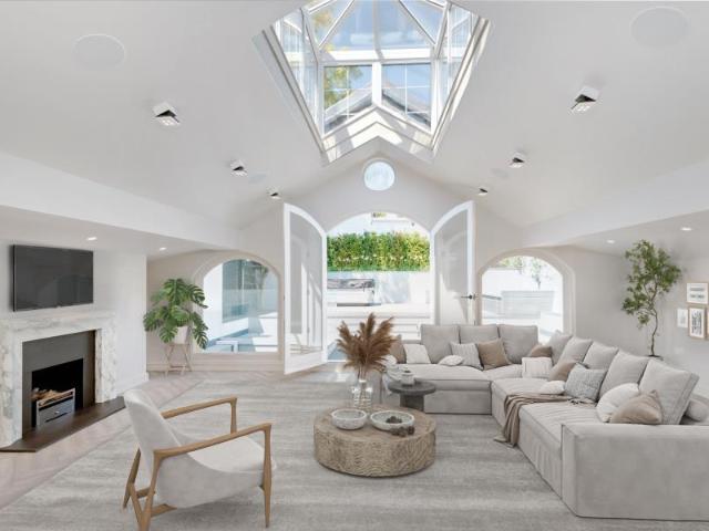 Downshire Hill, Hampstead, London, NW3 3 bed detached house to rent £11,700 pcm £2,700 pw