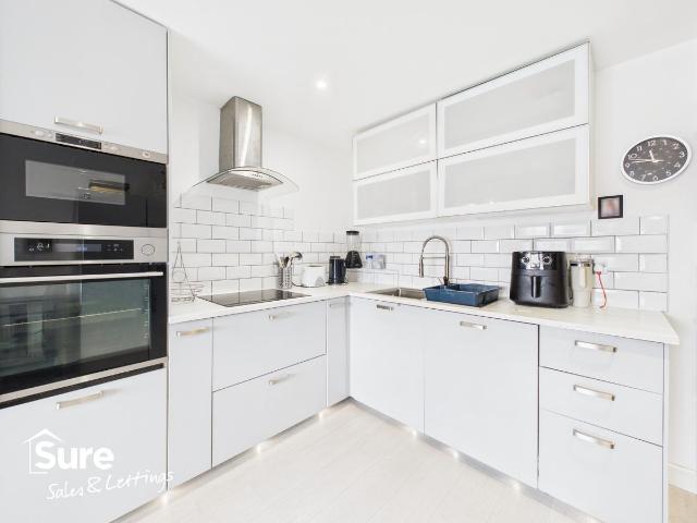 Downside, Hemel Hempstead, Hertfordshire HP2, Room to rent, £800 pcm | PrimeLocation