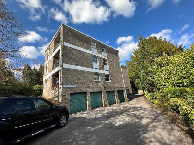 Downside Road, Clifton BS8 2 bed apartment to rent £1,750 pcm £404 pw