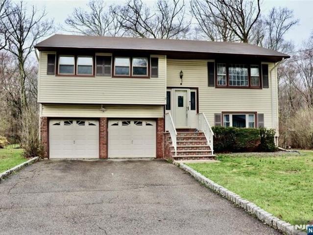 Downstream Dr, Mount Olive Township, Home For Sale