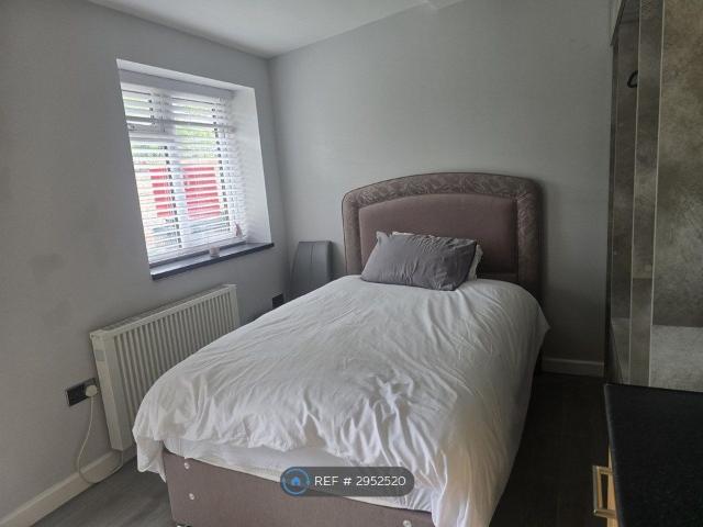 Downsway, Chelmsford CM1, Studio to rent, £830 pcm | PrimeLocation