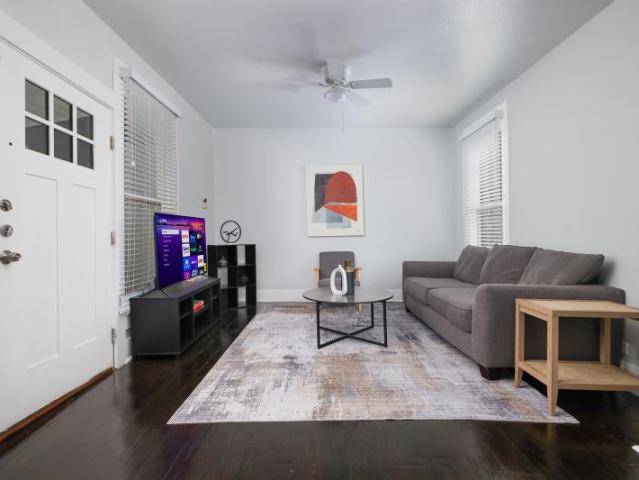 Downtown 1BR Loft_Steps to Riverwalk | 30+ Night S