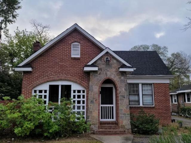 Downtown 3bd/2ba Bungalow