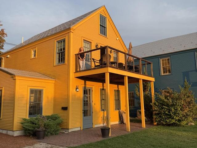 Downtown Bristol house with 2 available rooms