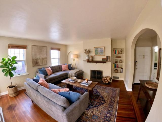 Victorian style complex, natural light,shared backyard