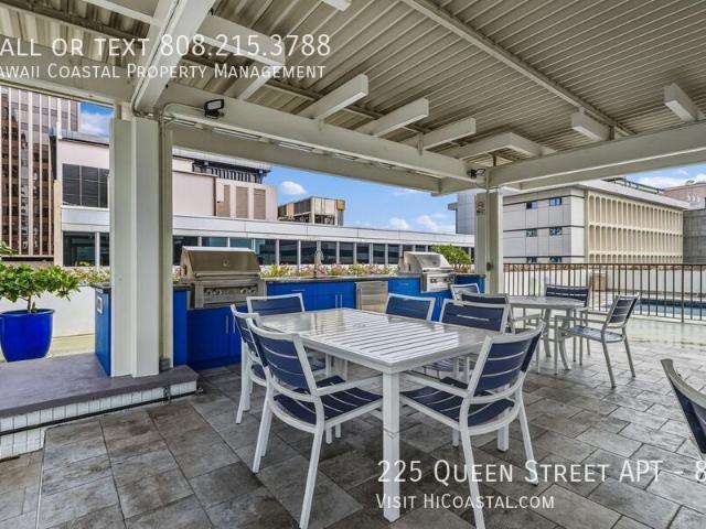 Downtown Honolulu Condo AC. W/D. Full Kitchen