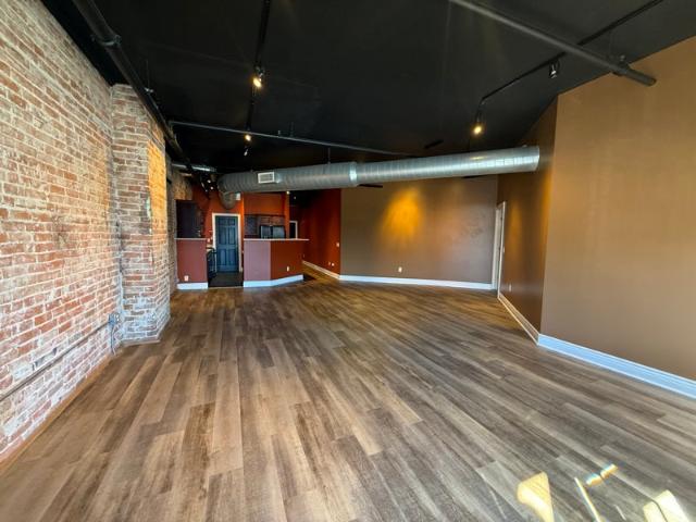 Downtown Loft w Balcony | 1BR BathsWalk_In Closet