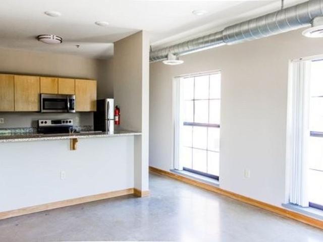 Downtown Loft 1 Bedrorom Studio Apartment for Rent at 219 E 7th St, Bloomington, IN 47408 Old Northeast