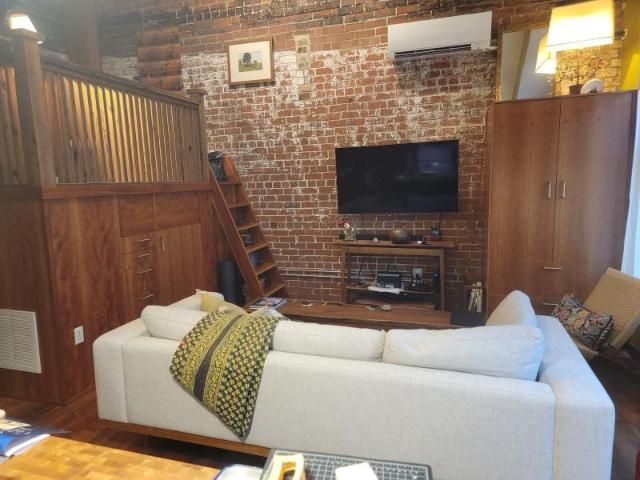 Downtown Marshall Studio Apartment