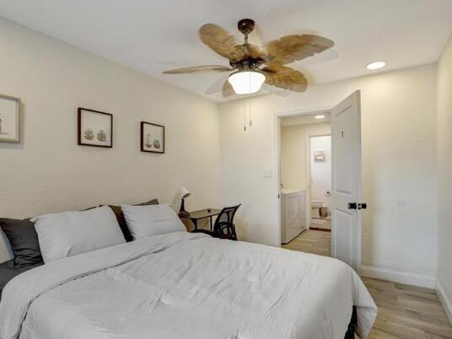 Downtown Orlando Living | 5 Min Walk to Bus Stop | Private Rooms with Wi Fi & Utilities