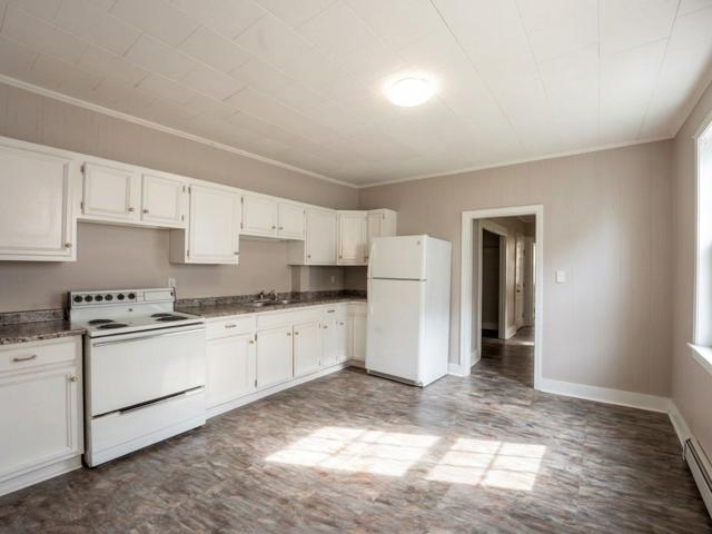 Downtown Saco 1 Bed/1Bath with Bonus Den!