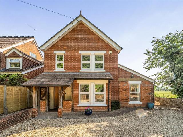 Downton Road, Salisbury SP2 4 bed detached house to rent £1,950 pcm £450 pw