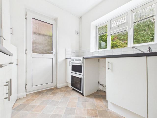 Downview Road, Worthing, West Sussex BN11, 3 bed flat to rent, £1,500 pcm | PrimeLocation