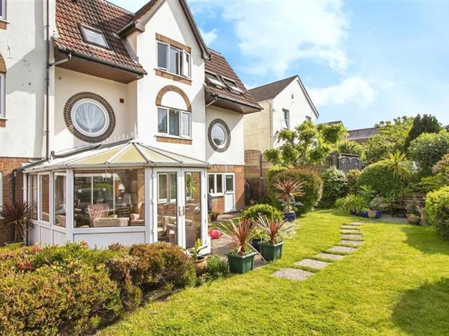 Downy Court, Poole BH14, 1 bed flat to rent, £995 pcm | PrimeLocation
