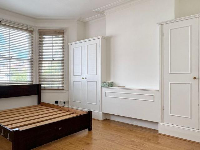 Doyle Gardens, London NW10, 2 bed maisonette to rent, £4,100 pcm | PrimeLocation