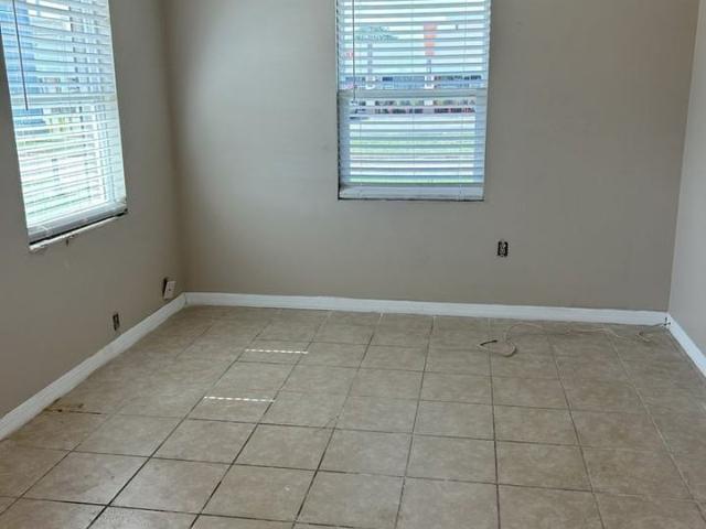 DSP 345 N Dewey 1 Bedroom Apartment for Rent at 345 N Dewey St, Eustis, FL 32726