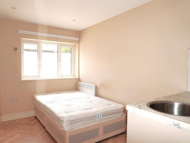 DSS Welcome | Self Contained Studio Units | W7