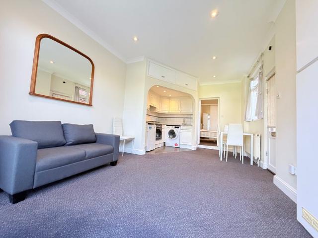 DR1 Spacious 1 Bed Garden Flat NW2