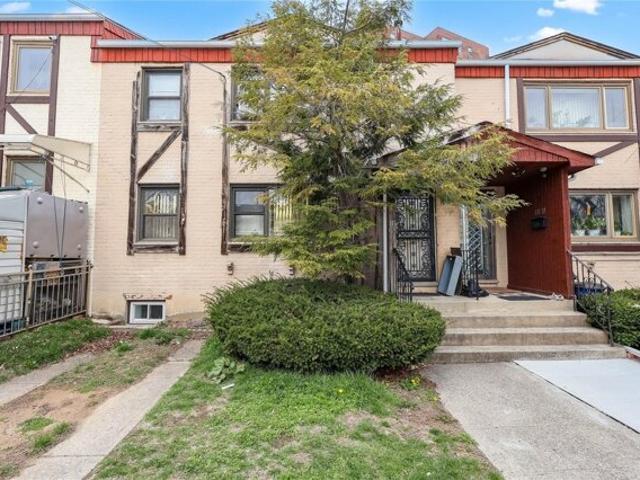 Dr, Forest Hills, Home For Sale