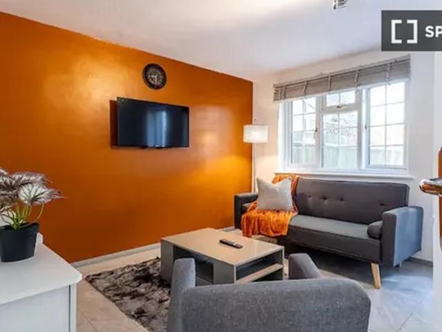 Drovers Place, London, SE15 2RX, United Kingdom | 2 bed apartment for rent #107481357 | Rentberry