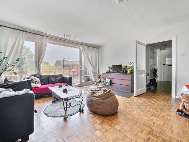 Droitwich Close, Sydenham Hill, London SE26, 3 bed flat to rent, £2,400 pcm | PrimeLocation
