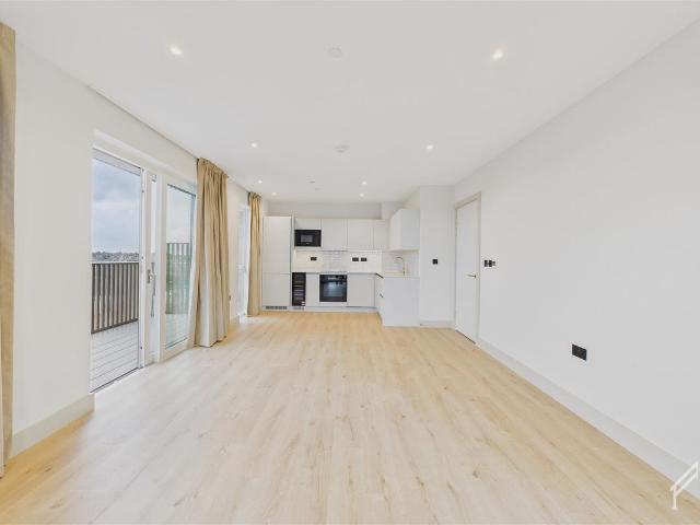 Draycote House, London NW9, 2 bed flat to rent, £2,700 pcm | PrimeLocation