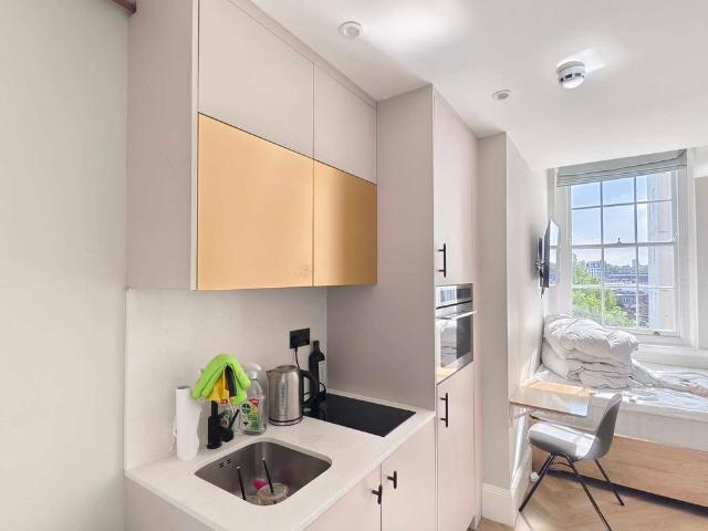 Draycott Avenue 4 Studio
