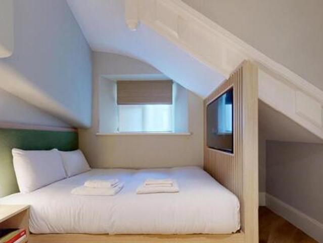Draycott Avenue, London, Studio Flat For