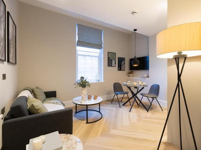 Draycott Avenue, SW3 1 bed flat to rent £3,765 pcm £869 pw