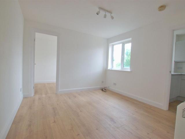 Draycott Close, Cricklewood NW2, 1 bed flat to rent, £1,500 pcm | PrimeLocation