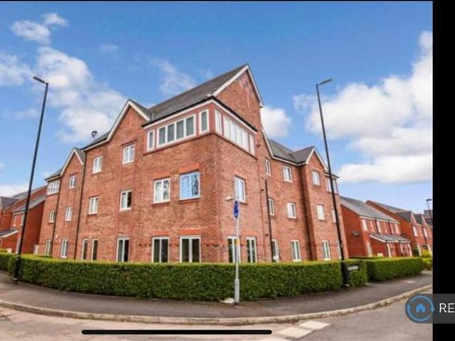 Draybank Road, Broadheath. 2 bed flat to rent £1,195 pcm £276 pw