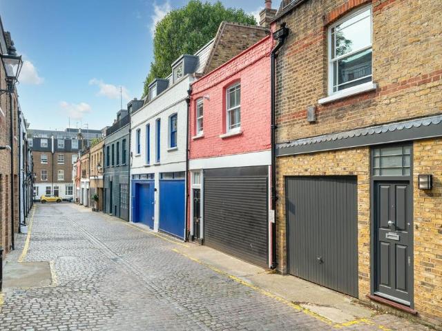 Drayson Mews, Notting Hill Gate. 2 bed flat to rent £2,800 pcm £646 pw
