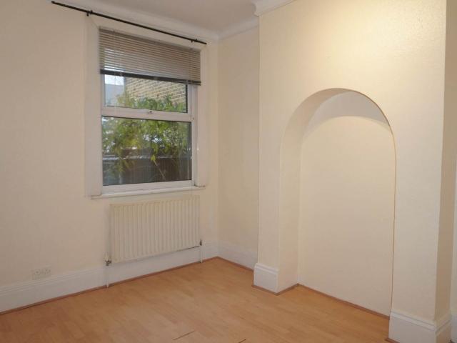 Drayton Avenue, West Ealing W13, Room to rent, £850 pcm | PrimeLocation