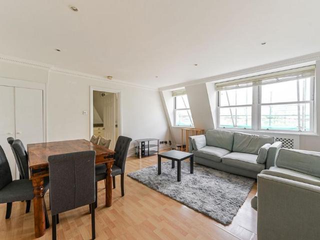 Drayton Gardens, Chelsea, London, SW10 2 bed flat to rent £3,359 pcm £775 pw