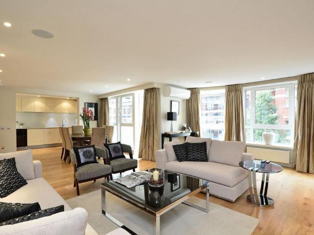 Drayton Gardens, Chelsea, London, SW10 2 bed flat to rent £8,667 pcm £2,000 pw