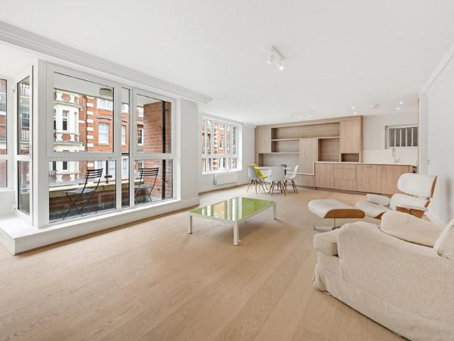 Drayton Gardens, London 2 bed flat to rent £4,485 pcm £1,035 pw