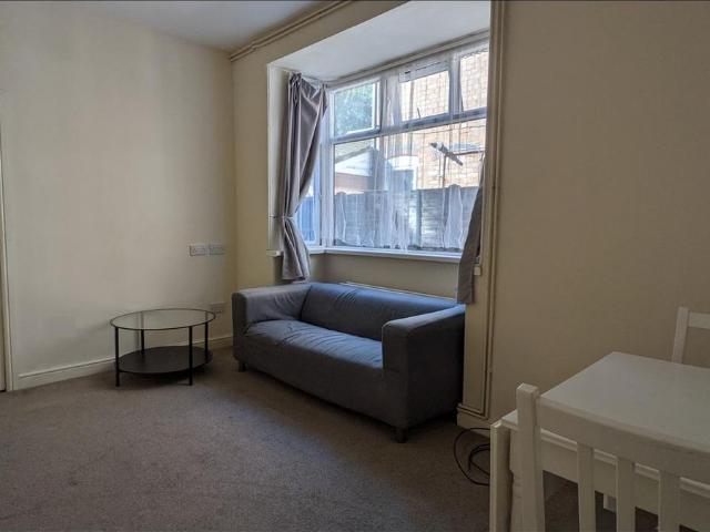 Drayton Road, Birmingham B14, 1 bed maisonette to rent, £795 pcm | PrimeLocation