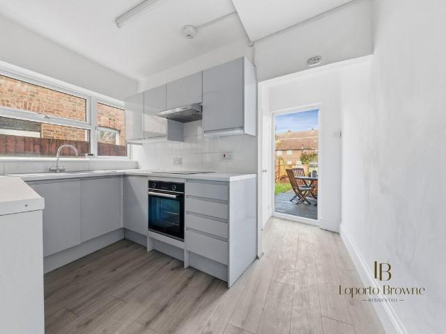Drayton Road NW10, 2 bed flat to rent, £2,100 pcm | PrimeLocation