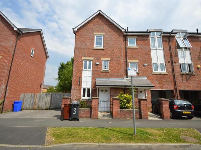 Drayton Street, Manchester M15 4 bed townhouse to rent £2,400 pcm £554 pw
