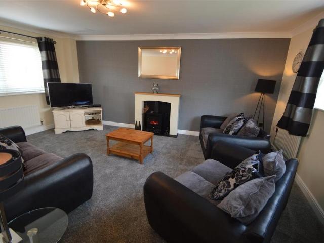 Drayton Street, Manchester M15 4 bed house to rent £2,300 pcm £531 pw