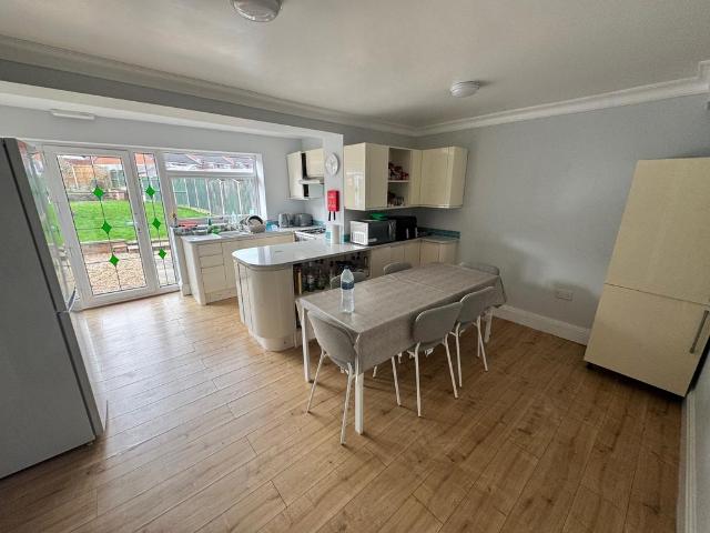 Drayton Street, Newcastle under Lyme. 4 bed semi detached house to rent £2,253 pcm £520 pw
