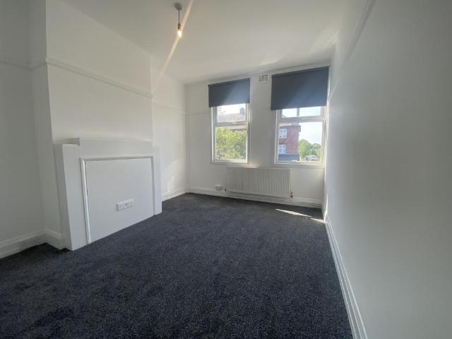 Drayton Waye, Harrow, Greater London. 2 bed flat to rent £1,750 pcm £404 pw