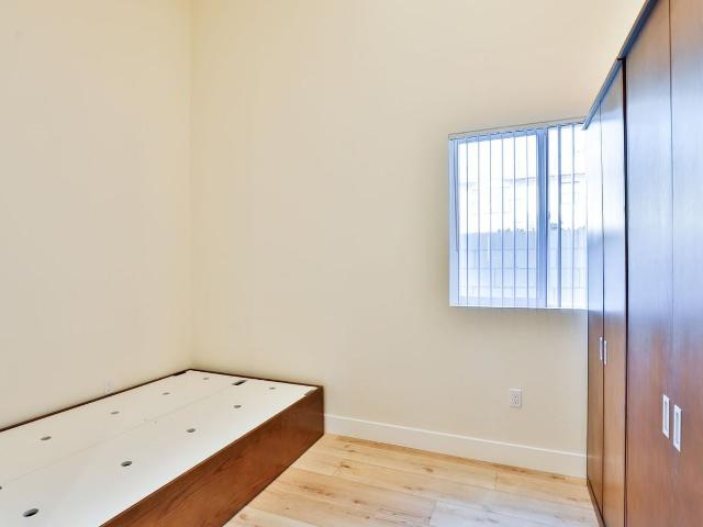 Draco Apartments 2 Bedroom Apartment for Rent at 1073 Exposition Blvd, Los Angeles, CA 90007 Congress North