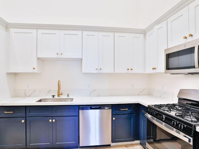 Draco Apartments 2 Bedroom Apartment for Rent at 1073 Exposition Blvd, Los Angeles, CA 90007 Congress North