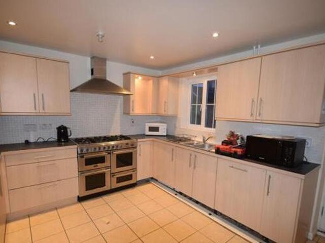 Dragon Road, Hatfield, 5 Bedroom House